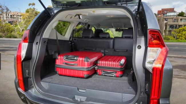 Large 4WD Rental Vehicle for a Australian Self-drive Holiday